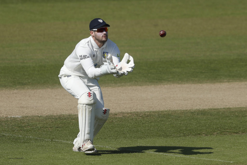 Durham keeper Robinson has eyes on England place